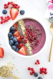 Creamy Vanilla Acai Smoothie Bowl - Eating by Elaine