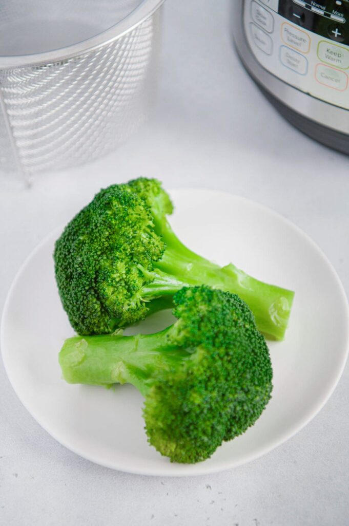 Perfectly Steamed Broccoli (Instant Pot) - Eating by Elaine