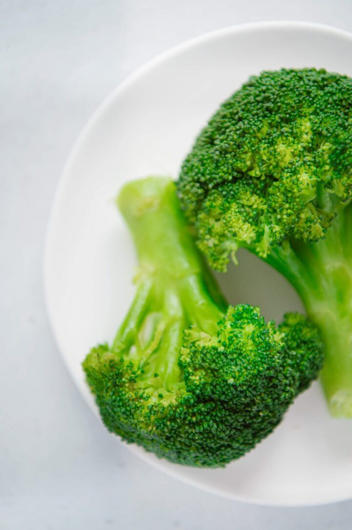 Perfectly Steamed Broccoli (Instant Pot) - Eating by Elaine