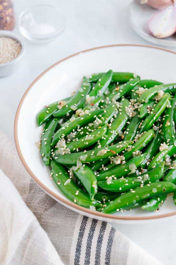 Easy Sautéed Sugar Snap Peas with Garlic and Shallot - Eating by Elaine