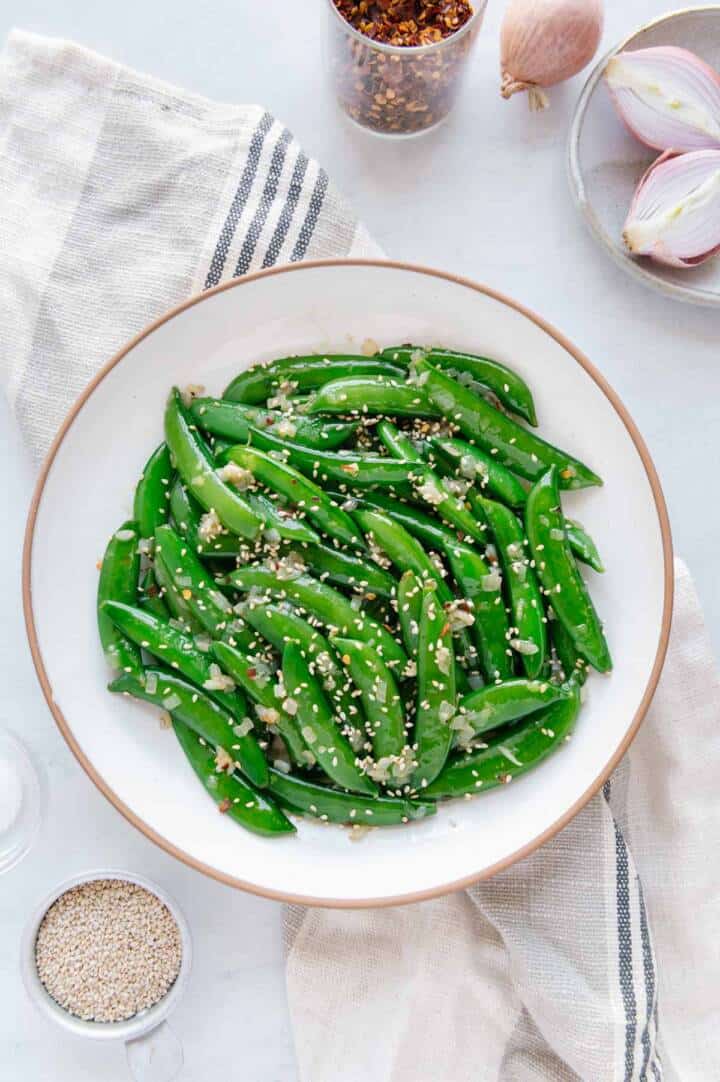 Easy Sautéed Sugar Snap Peas with Garlic and Shallot - Eating by Elaine