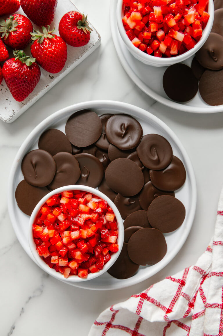 Strawberry Chocolate "Chips and Salsa" (Viral TikTok Recipe) - Eating ...