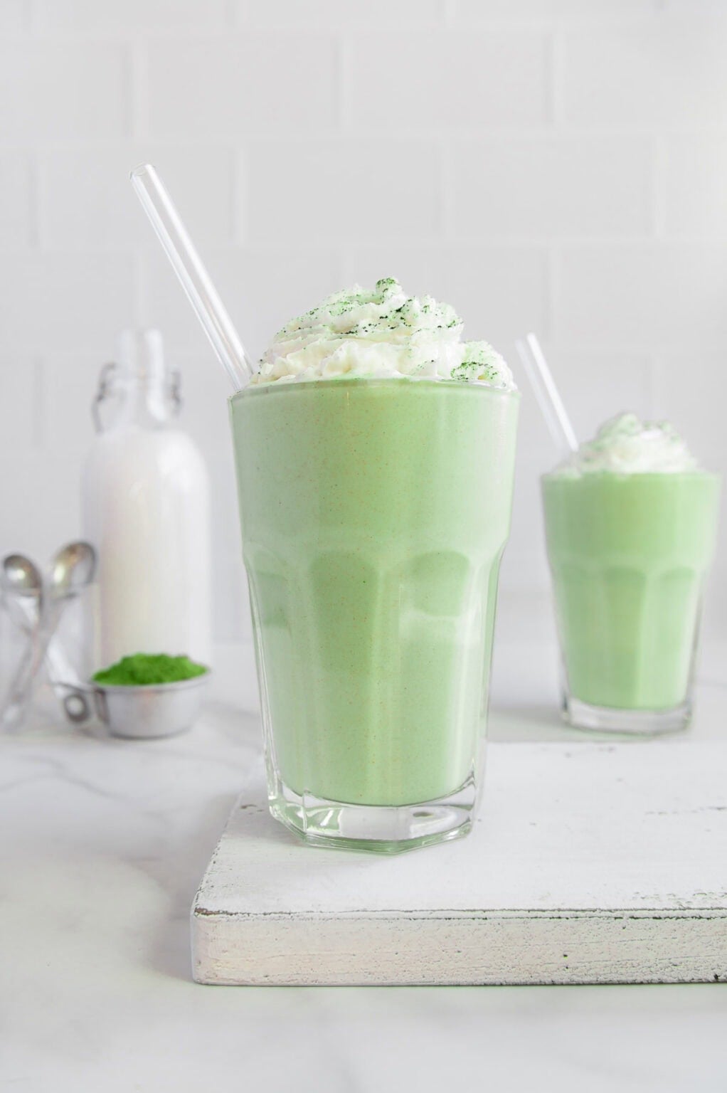 Creamy Matcha Smoothie (Dairy-Free) - Eating by Elaine